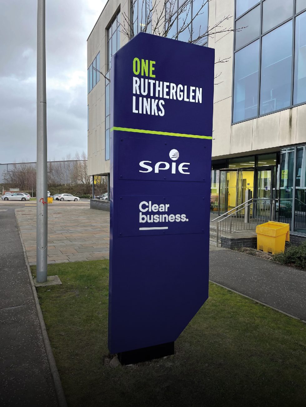 Free Standing/Totem Signs | Centurion Signs